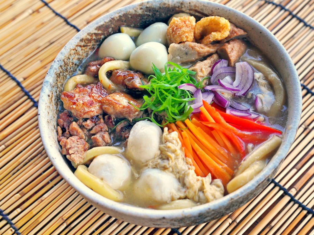 Lomi Recipe (Pancit Lomi) - With Photos - Pilipinas Recipes