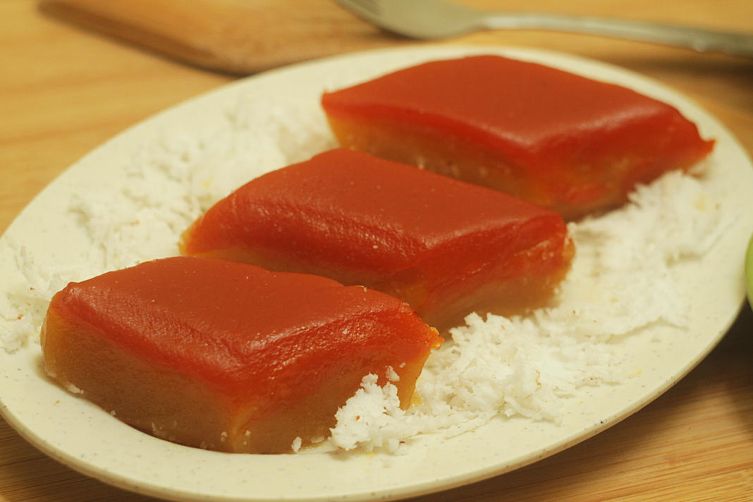 Kutsinta Recipe: How to Cook Steamed Rice Cake - Pilipinas Recipes