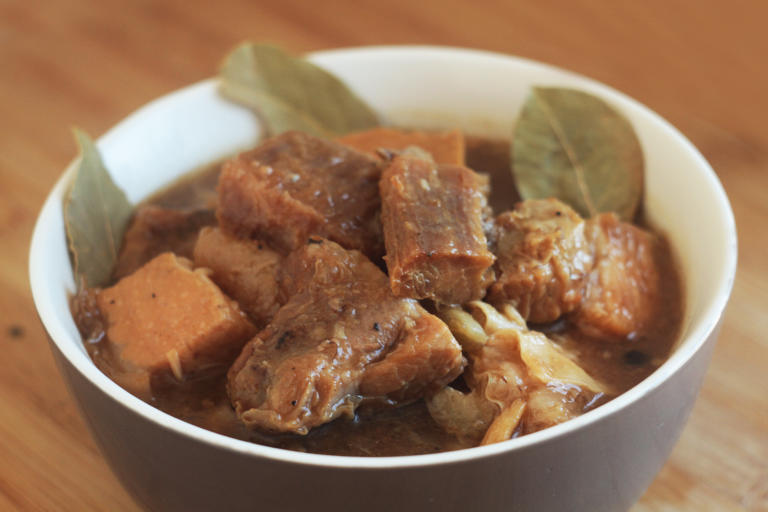 Lechon Paksiw Recipe: How to Cook Leftover Lechon - Pilipinas Recipes
