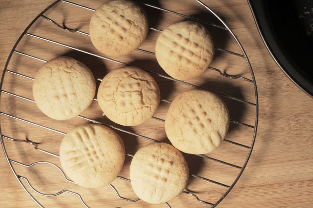 Arrowroot Cookie Recipe: How to Cook Uraro - Pilipinas Recipes